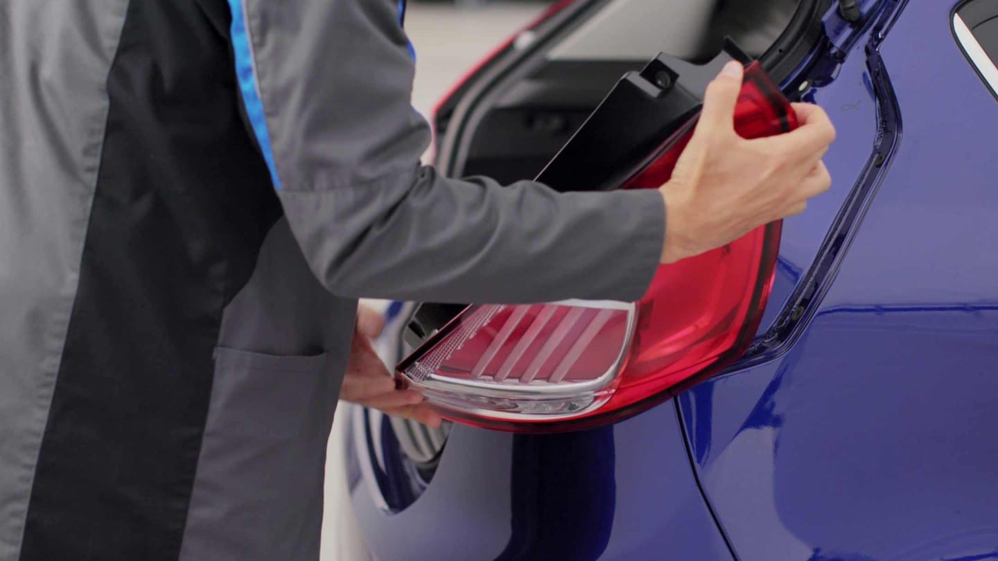 How to Change Your Indicator, Reverse and Brake Lights | Ford UK